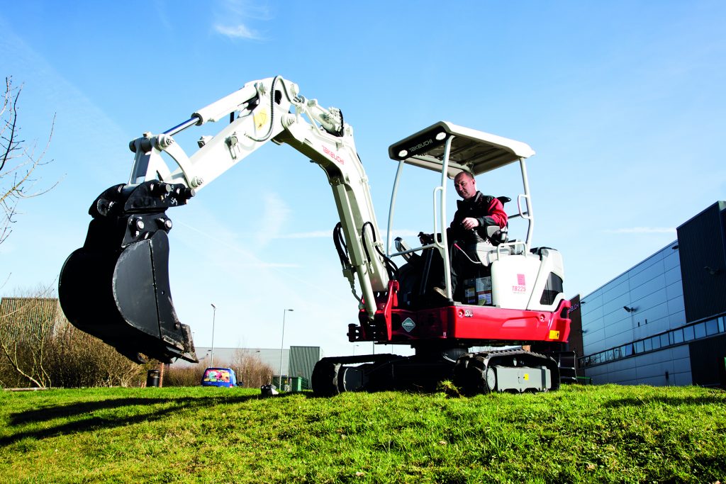 TAKEUCHI GOING FROM STRENGTH TO STRENGTH - Machinery Movers