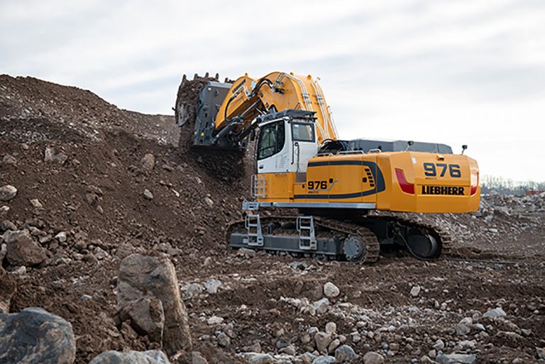Liebherr R 976-E and R 980 SME-E - Machinery Movers