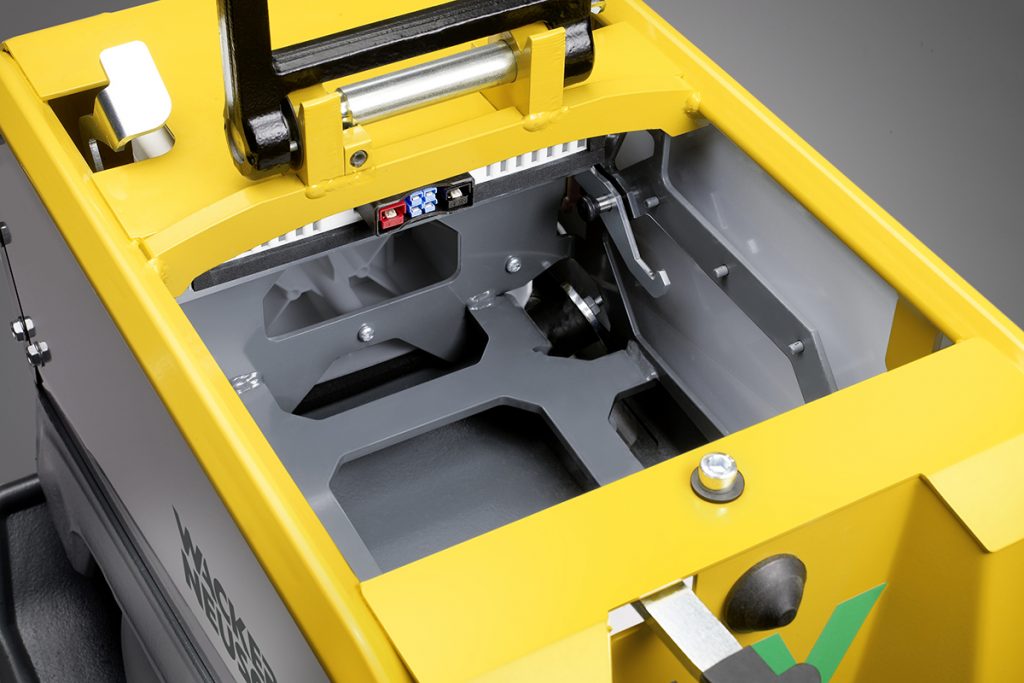 First battery powered reversible vibratory plate - Machinery Movers