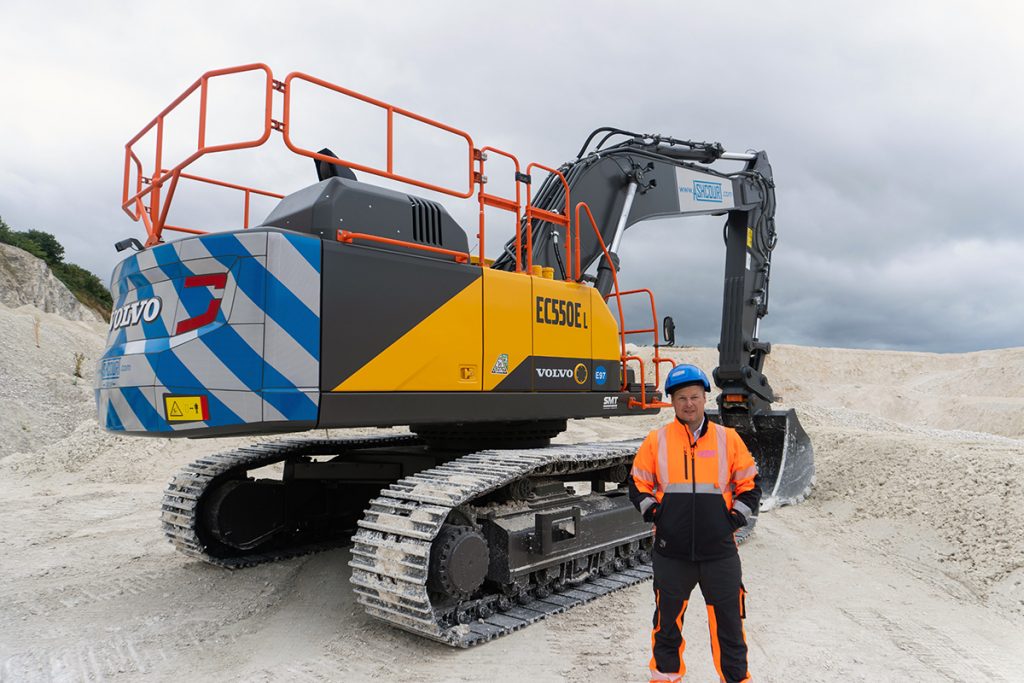Ashcourt Group’s first Volvo EC550E crawler excavator - Machinery Movers