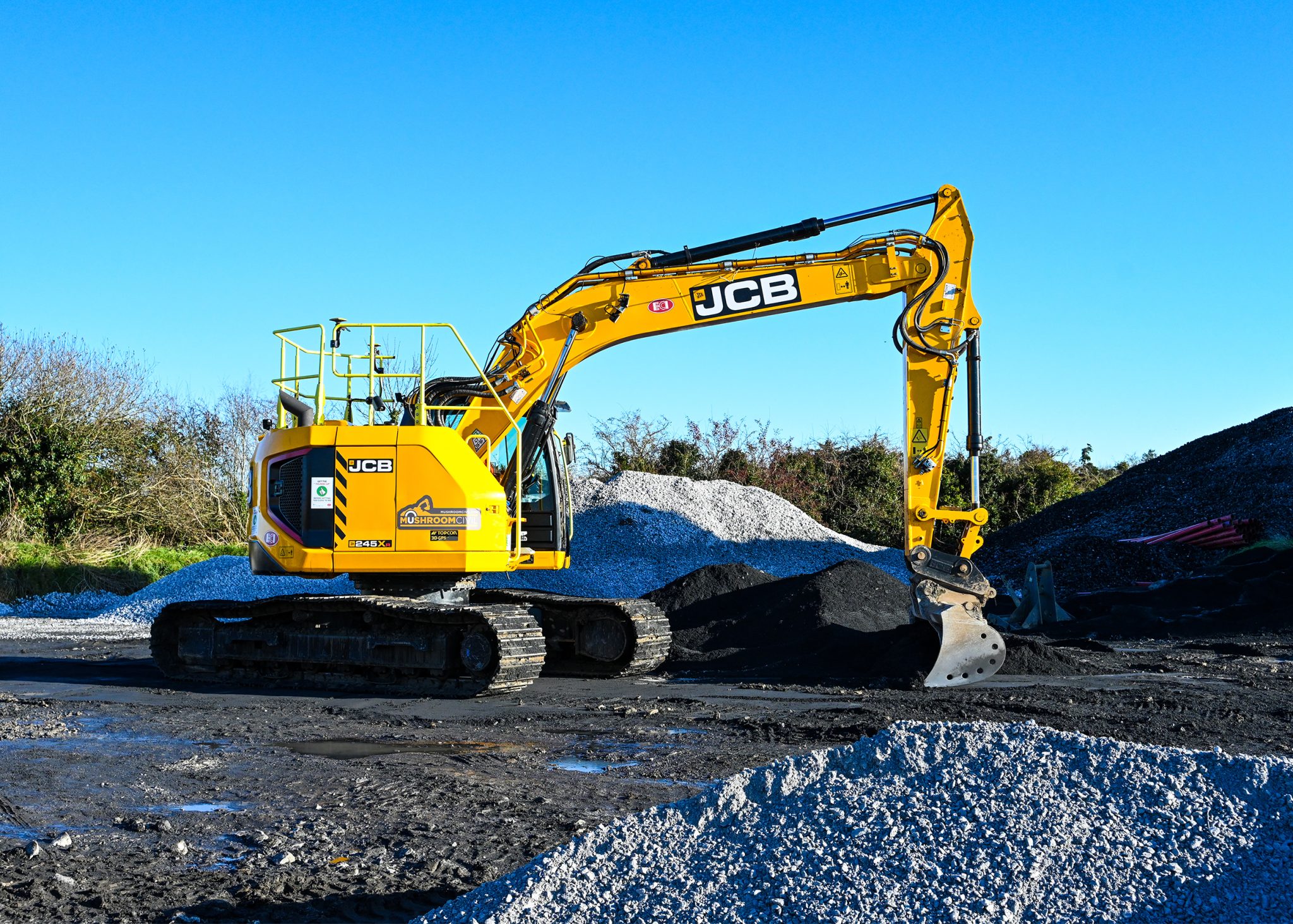 JCB X SERIES ON THE RIGHT TRACK FOR MUSHROOM CIVIL - Machinery Movers
