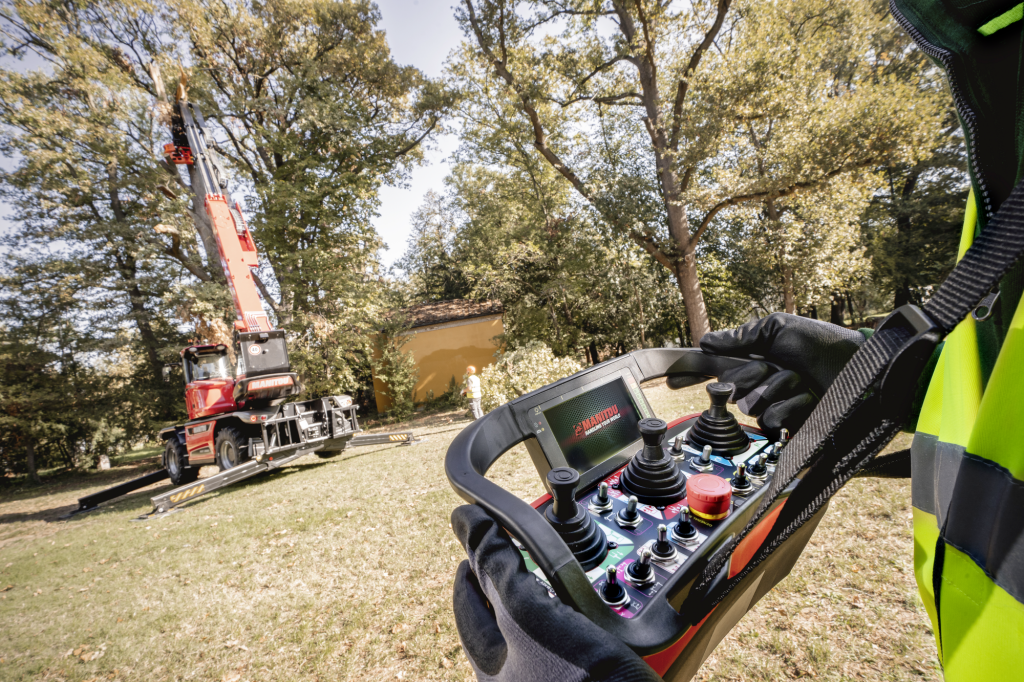 Manitou Launches New Homologated Pruning Tree Attachment: - Machinery ...